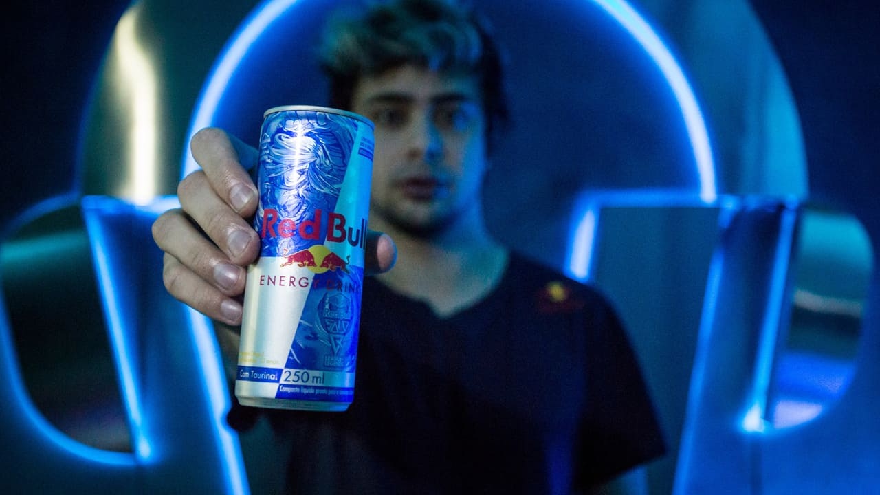 Campeões de LoL estampam novas latas colecionáveis de Red Bull – Gamers ...